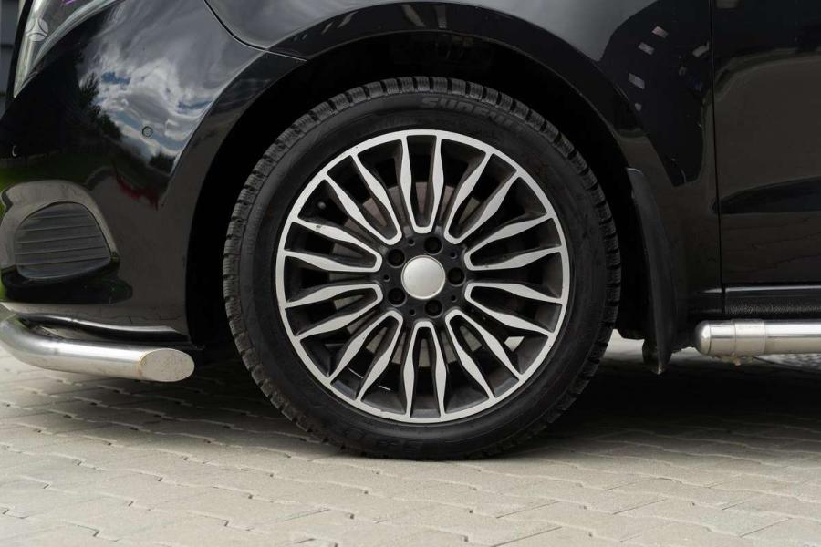 Black Mercedes-Benz V 250 2018 in Vilnius, with an engine capacity of 2.14 L and mileage of 198 thousand km for 27990 €, photo 12 on AUTOMOTO.COM.LV