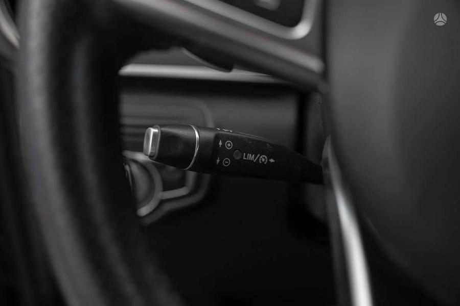 Black Mercedes-Benz V 250 2018 in Vilnius, with an engine capacity of 2.14 L and mileage of 198 thousand km for 27990 €, photo 20 on AUTOMOTO.COM.LV