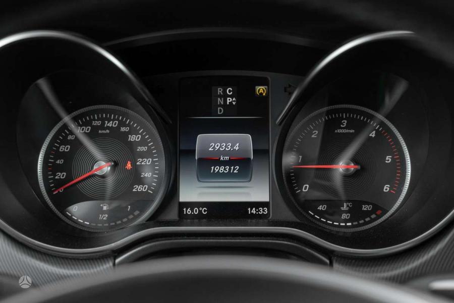 Black Mercedes-Benz V 250 2018 in Vilnius, with an engine capacity of 2.14 L and mileage of 198 thousand km for 27990 €, photo 27 on AUTOMOTO.COM.LV