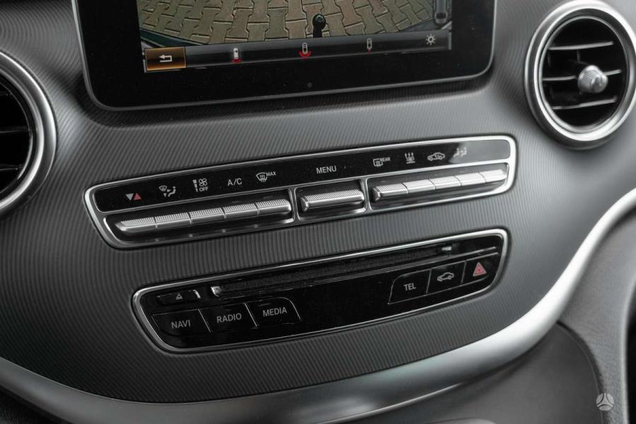 Black Mercedes-Benz V 250 2018 in Vilnius, with an engine capacity of 2.14 L and mileage of 198 thousand km for 27990 €, photo 31 on AUTOMOTO.COM.LV
