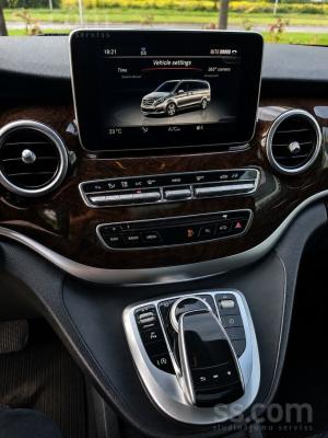 Black Mercedes-Benz V 250 2018 in Riga, with an engine capacity of 2.20 L and mileage of 239 thousand km for 28900 €, photo 13 on AUTOMOTO.COM.LV