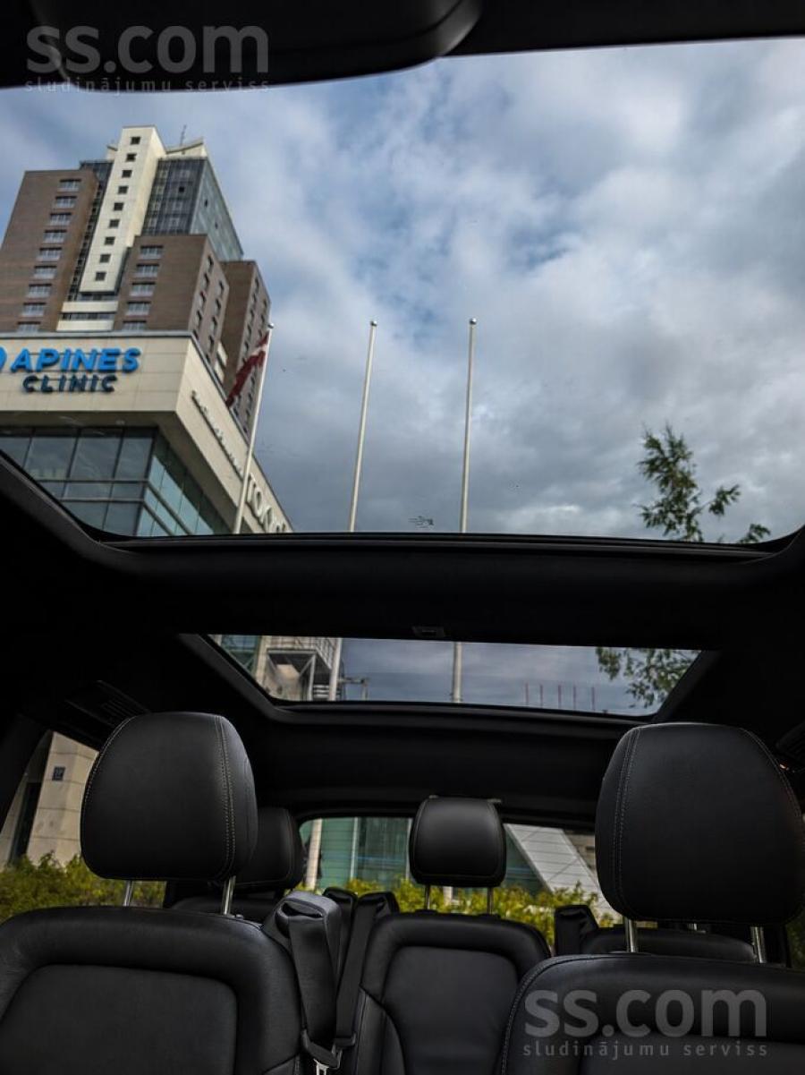 Black Mercedes-Benz V 250 2018 in Riga, with an engine capacity of 2.20 L and mileage of 239 thousand km for 28900 €, photo 15 on AUTOMOTO.COM.LV