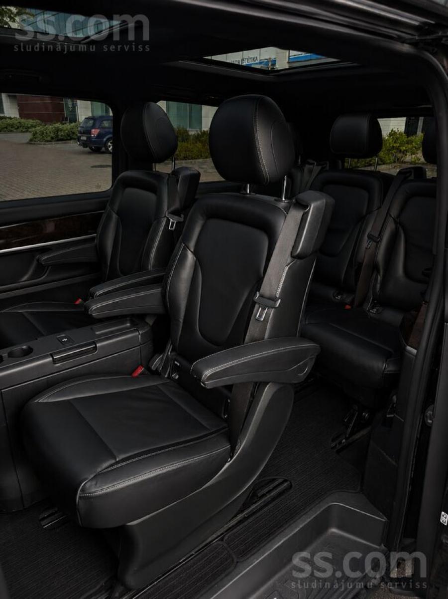 Black Mercedes-Benz V 250 2018 in Riga, with an engine capacity of 2.20 L and mileage of 239 thousand km for 28900 €, photo 16 on AUTOMOTO.COM.LV