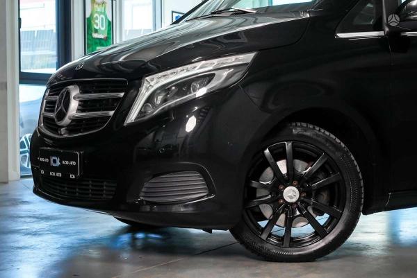 Black Mercedes-Benz V 250 2018 in Marijampole, with an engine capacity of 2.14 L and mileage of 245 thousand km for 29950 €, photo 7 on AUTOMOTO.COM.LV