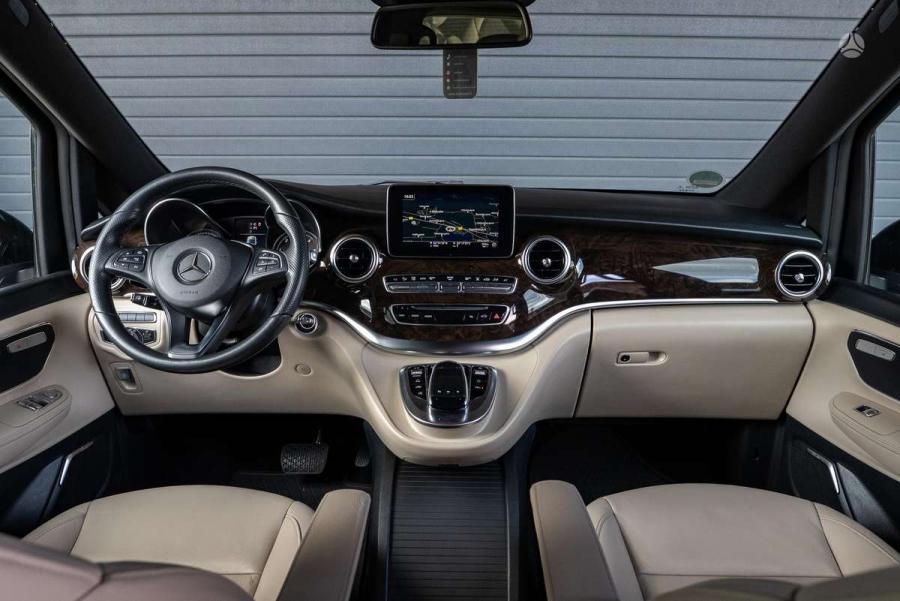 Black Mercedes-Benz V 250 2018 in Marijampole, with an engine capacity of 2.14 L and mileage of 245 thousand km for 29950 €, photo 16 on AUTOMOTO.COM.LV