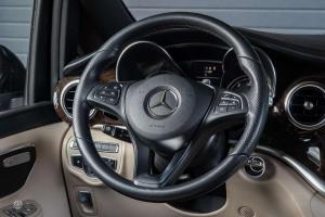 Black Mercedes-Benz V 250 2018 in Marijampole, with an engine capacity of 2.14 L and mileage of 245 thousand km for 29950 €, photo 20 on AUTOMOTO.COM.LV