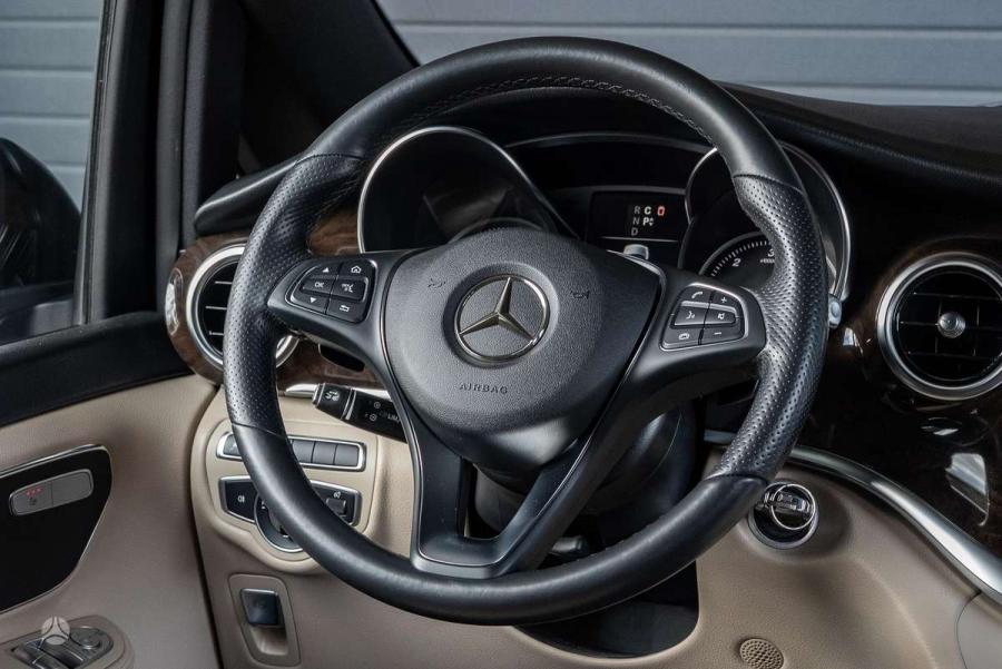 Black Mercedes-Benz V 250 2018 in Marijampole, with an engine capacity of 2.14 L and mileage of 245 thousand km for 29950 €, photo 20 on AUTOMOTO.COM.LV