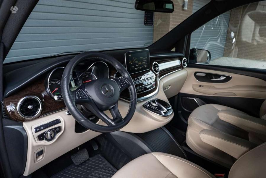 Black Mercedes-Benz V 250 2018 in Marijampole, with an engine capacity of 2.14 L and mileage of 245 thousand km for 29950 €, photo 25 on AUTOMOTO.COM.LV