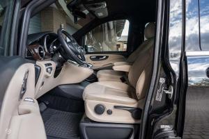 Black Mercedes-Benz V 250 2018 in Marijampole, with an engine capacity of 2.14 L and mileage of 245 thousand km for 29950 €, photo 26 on AUTOMOTO.COM.LV