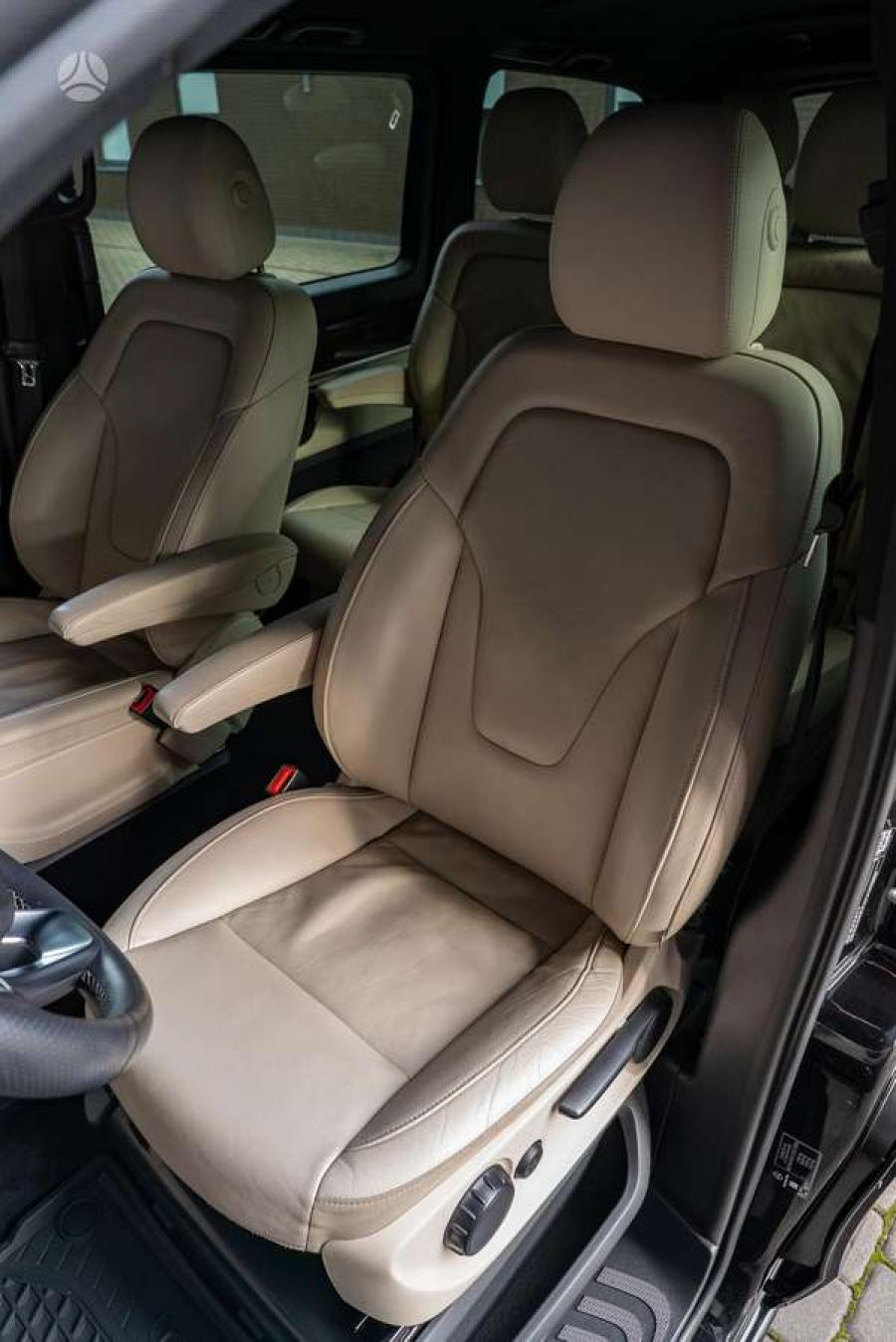 Black Mercedes-Benz V 250 2018 in Marijampole, with an engine capacity of 2.14 L and mileage of 245 thousand km for 29950 €, photo 27 on AUTOMOTO.COM.LV