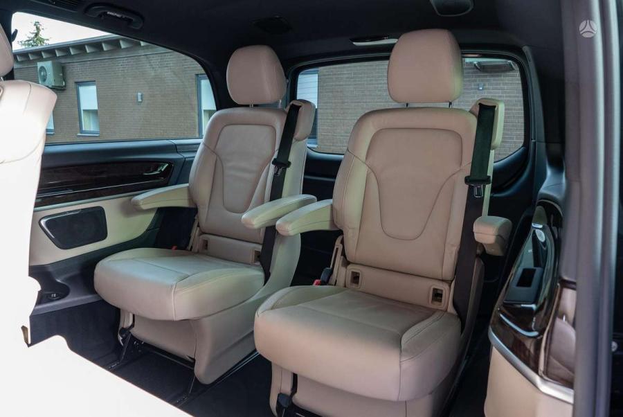 Black Mercedes-Benz V 250 2018 in Marijampole, with an engine capacity of 2.14 L and mileage of 245 thousand km for 29950 €, photo 32 on AUTOMOTO.COM.LV