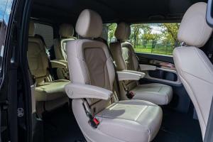 Black Mercedes-Benz V 250 2018 in Marijampole, with an engine capacity of 2.14 L and mileage of 245 thousand km for 29950 €, photo 34 on AUTOMOTO.COM.LV
