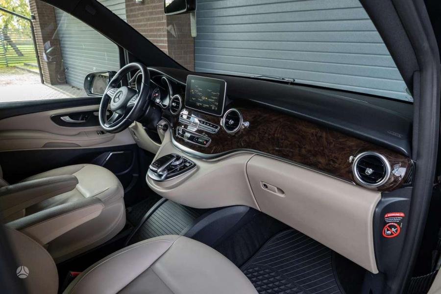 Black Mercedes-Benz V 250 2018 in Marijampole, with an engine capacity of 2.14 L and mileage of 245 thousand km for 29950 €, photo 37 on AUTOMOTO.COM.LV