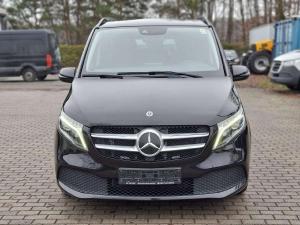 Black Mercedes-Benz V 250 2019 in Ukmerge, with an engine capacity of 1.95 L and mileage of 172 thousand km for 33350 €, photo 2 on AUTOMOTO.COM.LV