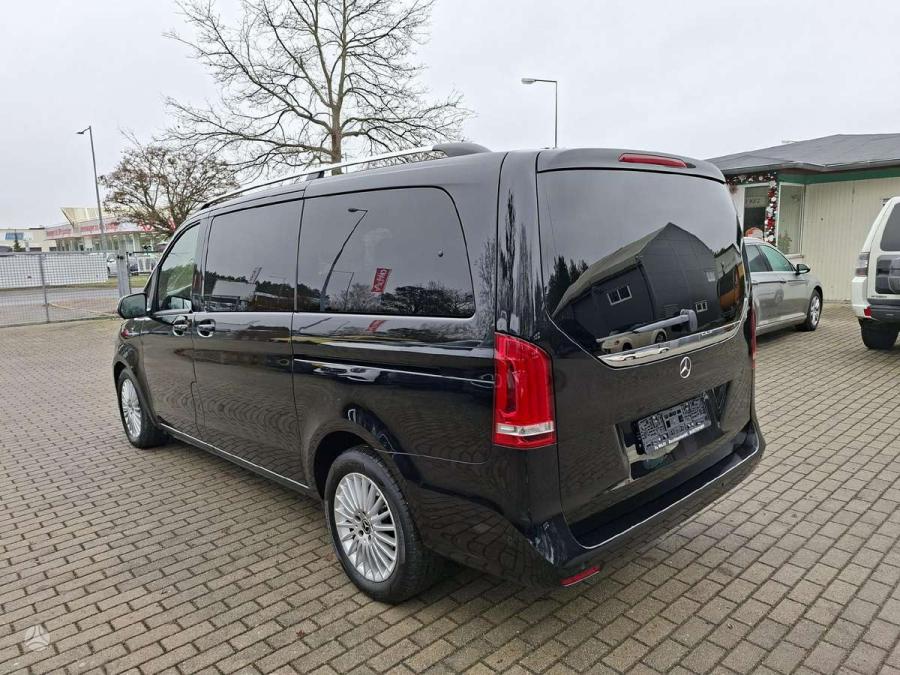 Black Mercedes-Benz V 250 2019 in Ukmerge, with an engine capacity of 1.95 L and mileage of 172 thousand km for 33350 €, photo 6 on AUTOMOTO.COM.LV