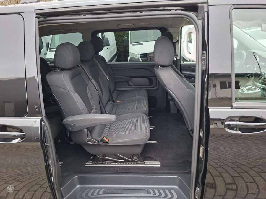 Black Mercedes-Benz V 250 2019 in Ukmerge, with an engine capacity of 1.95 L and mileage of 172 thousand km for 33350 €, photo 14 on AUTOMOTO.COM.LV