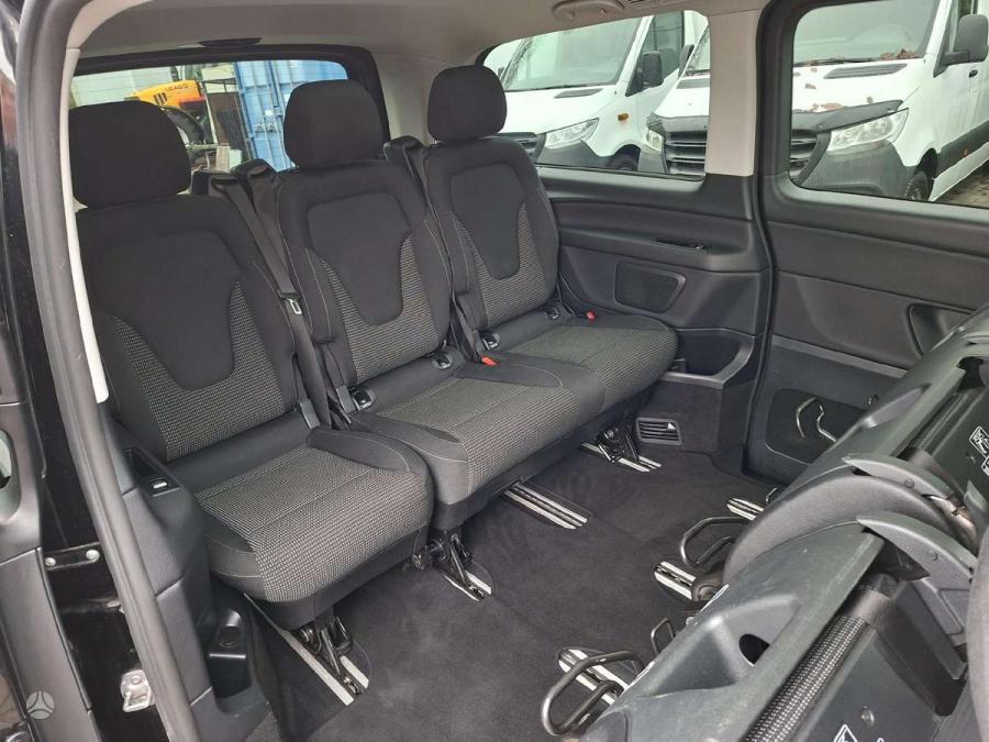 Black Mercedes-Benz V 250 2019 in Ukmerge, with an engine capacity of 1.95 L and mileage of 172 thousand km for 33350 €, photo 15 on AUTOMOTO.COM.LV