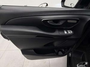Black Mercedes-Benz V 250 2020 in Vilnius, with an engine capacity of 1.95 L and mileage of 405 thousand km for 26500 €, photo 24 on AUTOMOTO.COM.LV