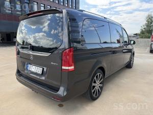 Black Mercedes-Benz V 250 2021 in Riga, with an engine capacity of 2.00 L and mileage of 137 thousand km for 40990 €, photo 4 on AUTOMOTO.COM.LV