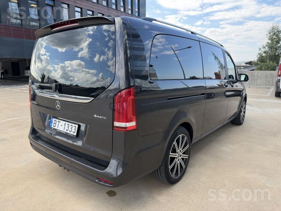 Black Mercedes-Benz V 250 2021 in Riga, with an engine capacity of 2.00 L and mileage of 137 thousand km for 40990 €, photo 4 on AUTOMOTO.COM.LV