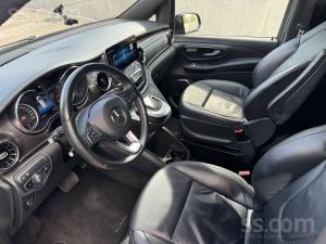 Black Mercedes-Benz V 250 2021 in Riga, with an engine capacity of 2.00 L and mileage of 137 thousand km for 40990 €, photo 6 on AUTOMOTO.COM.LV
