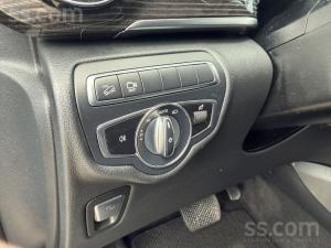 Black Mercedes-Benz V 250 2021 in Riga, with an engine capacity of 2.00 L and mileage of 137 thousand km for 40990 €, photo 7 on AUTOMOTO.COM.LV