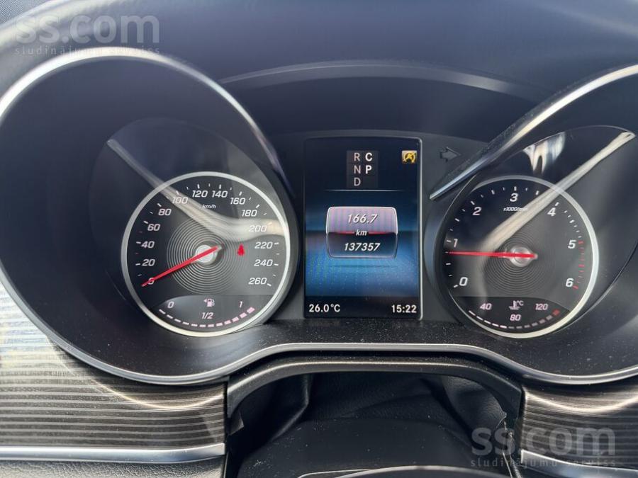 Black Mercedes-Benz V 250 2021 in Riga, with an engine capacity of 2.00 L and mileage of 137 thousand km for 40990 €, photo 12 on AUTOMOTO.COM.LV