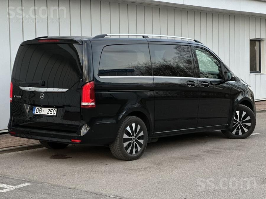 Melns Mercedes-Benz V 250 2023 Rīga, ar dzinēja tilpumu 2.00 L un nobraukumu 44 tūkst. km par 56300 €, foto 32 vietnē AUTOMOTO.COM.LV
