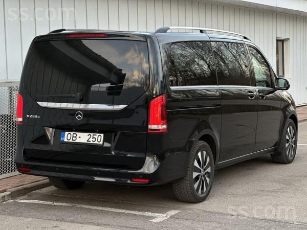 Melns Mercedes-Benz V 250 2023 Rīga, ar dzinēja tilpumu 2.00 L un nobraukumu 44 tūkst. km par 55800 €, foto 6 vietnē AUTOMOTO.COM.LV