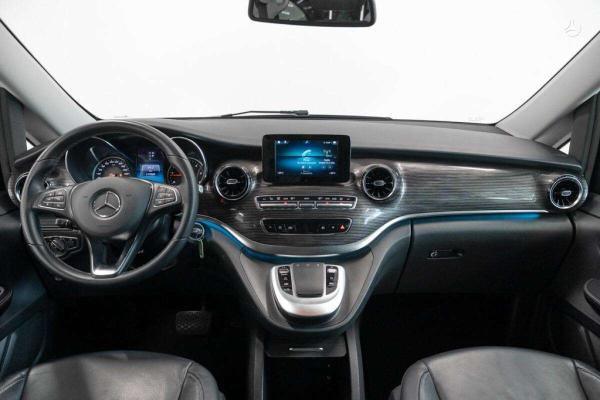 Melns Mercedes-Benz V 250 2023 Viļņa, ar dzinēja tilpumu 2.00 L un nobraukumu 117 tūkst. km par 46500 €, foto 8 vietnē AUTOMOTO.COM.LV