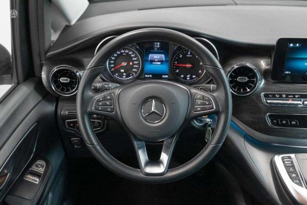 Melns Mercedes-Benz V 250 2023 Viļņa, ar dzinēja tilpumu 2.00 L un nobraukumu 117 tūkst. km par 46500 €, foto 9 vietnē AUTOMOTO.COM.LV