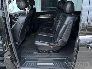 Black Mercedes-Benz V 250 2023 in Riga, with an engine capacity of 2.00 L and mileage of 44 thousand km for 55800 €, photo 24 on AUTOMOTO.COM.LV