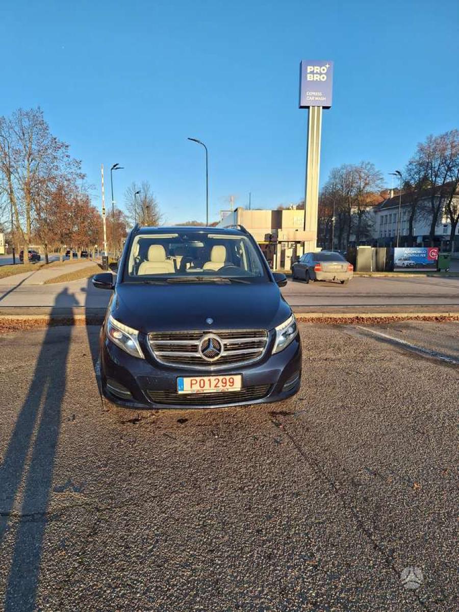 Blue Mercedes-Benz V 250 2016 in Kaunas, with an engine capacity of 2.14 L and mileage of 240 thousand km for 25550 €, photo 2 on AUTOMOTO.COM.LV
