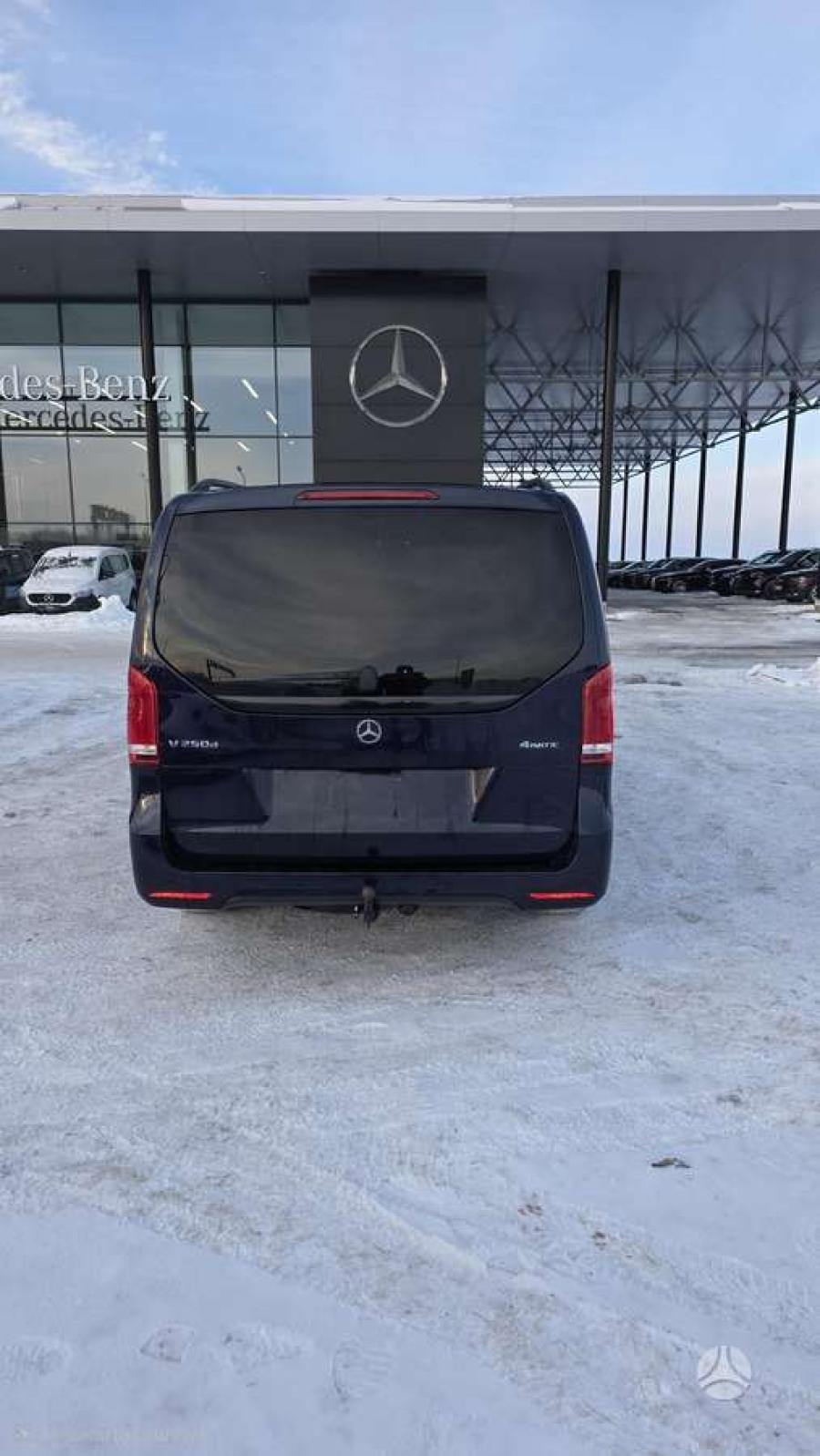 Blue Mercedes-Benz V 250 2016 in Klaipeda, with an engine capacity of 2.10 L and mileage of 157 thousand km for 33000 €, photo 16 on AUTOMOTO.COM.LV