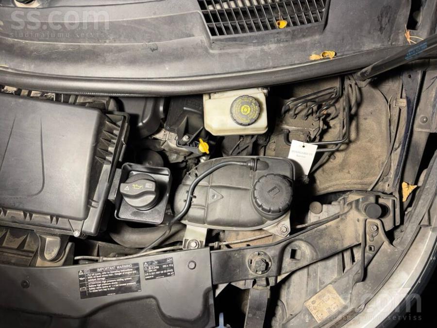 Zils Mercedes-Benz V 250 2016 Rīga, ar dzinēja tilpumu 2.10 L un nobraukumu 305 tūkst. km par 23500 €, foto 20 vietnē AUTOMOTO.COM.LV