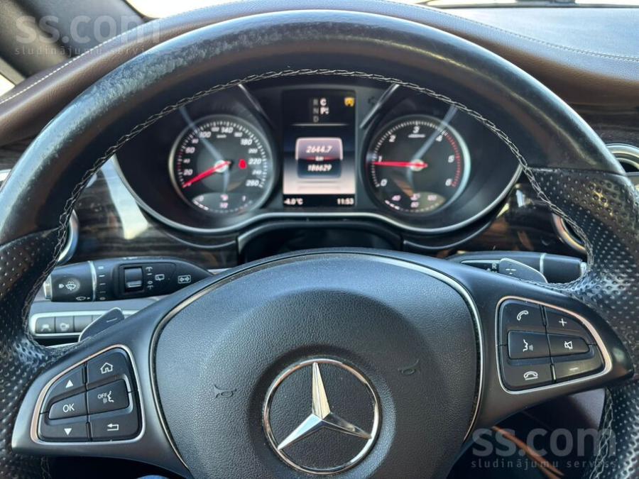 Blue Mercedes-Benz V 250 2017 in Riga, with an engine capacity of 2.20 L and mileage of 187 thousand km for 24900 €, photo 12 on AUTOMOTO.COM.LV