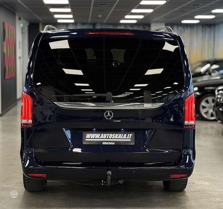 Blue Mercedes-Benz V 250 2017 in Klaipeda, with an engine capacity of 2.14 L and mileage of 259 thousand km for 29900 €, photo 4 on AUTOMOTO.COM.LV