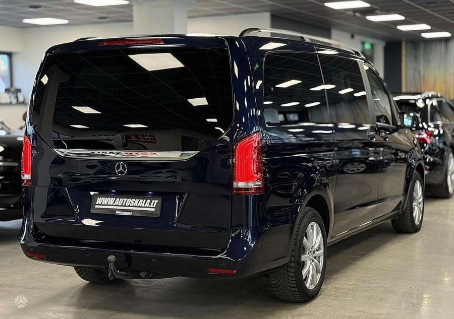 Blue Mercedes-Benz V 250 2017 in Klaipeda, with an engine capacity of 2.14 L and mileage of 259 thousand km for 29900 €, photo 5 on AUTOMOTO.COM.LV