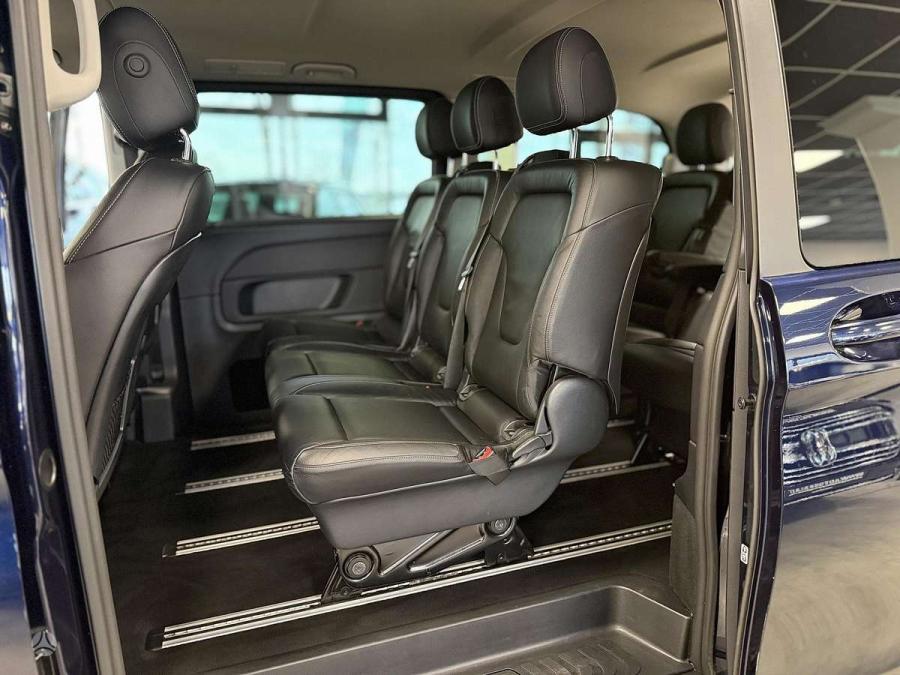 Blue Mercedes-Benz V 250 2017 in Klaipeda, with an engine capacity of 2.14 L and mileage of 259 thousand km for 29900 €, photo 7 on AUTOMOTO.COM.LV