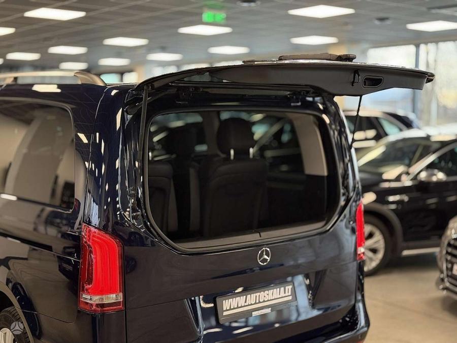 Blue Mercedes-Benz V 250 2017 in Klaipeda, with an engine capacity of 2.14 L and mileage of 259 thousand km for 29900 €, photo 9 on AUTOMOTO.COM.LV