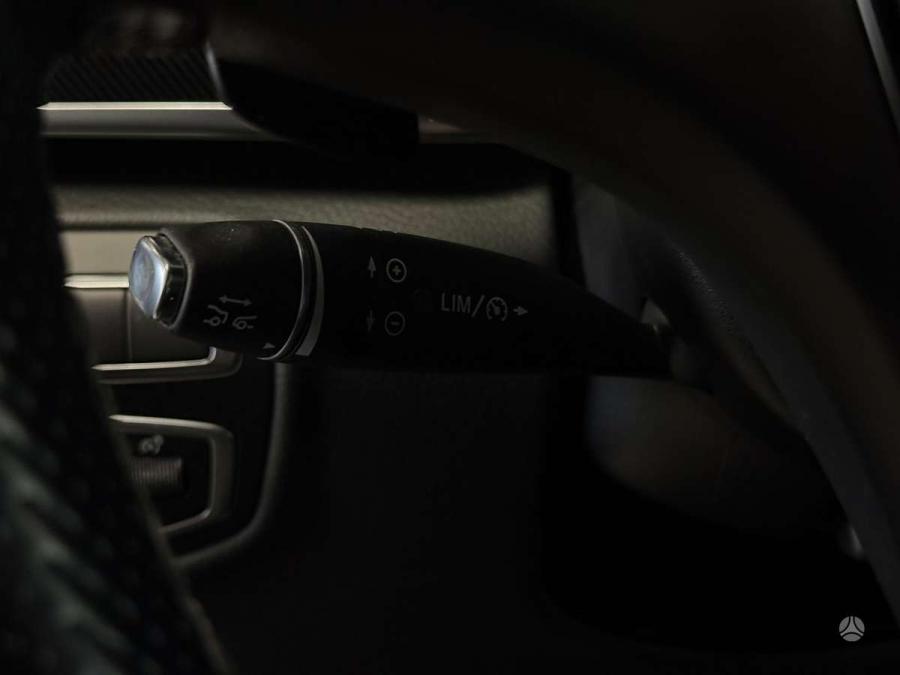 Blue Mercedes-Benz V 250 2017 in Klaipeda, with an engine capacity of 2.14 L and mileage of 259 thousand km for 29900 €, photo 20 on AUTOMOTO.COM.LV