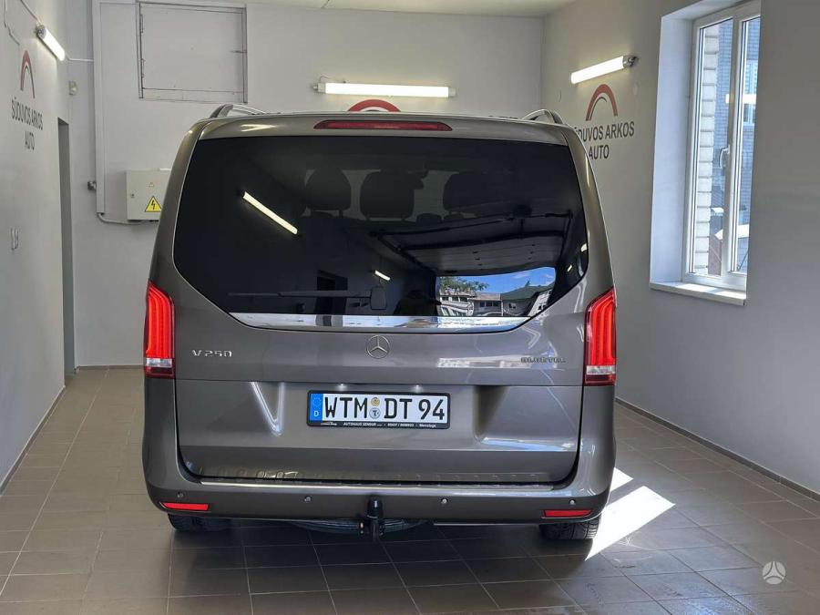 Brown Mercedes-Benz V 250 2014 in Marijampole, with an engine capacity of 2.14 L and mileage of 261 thousand km for 26700 €, photo 5 on AUTOMOTO.COM.LV