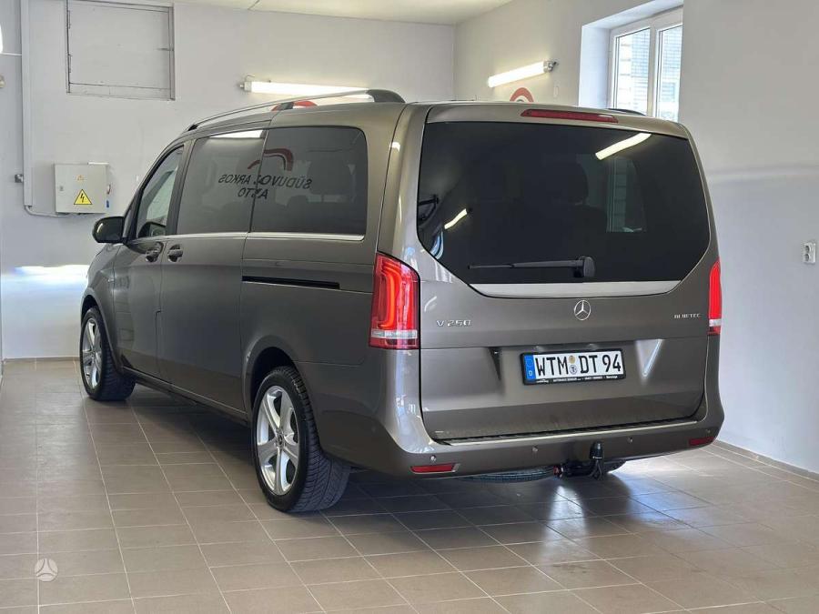 Brown Mercedes-Benz V 250 2014 in Marijampole, with an engine capacity of 2.14 L and mileage of 261 thousand km for 26700 €, photo 7 on AUTOMOTO.COM.LV