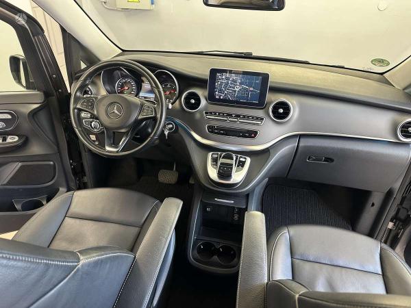 Brown Mercedes-Benz V 250 2014 in Marijampole, with an engine capacity of 2.14 L and mileage of 261 thousand km for 26700 €, photo 10 on AUTOMOTO.COM.LV