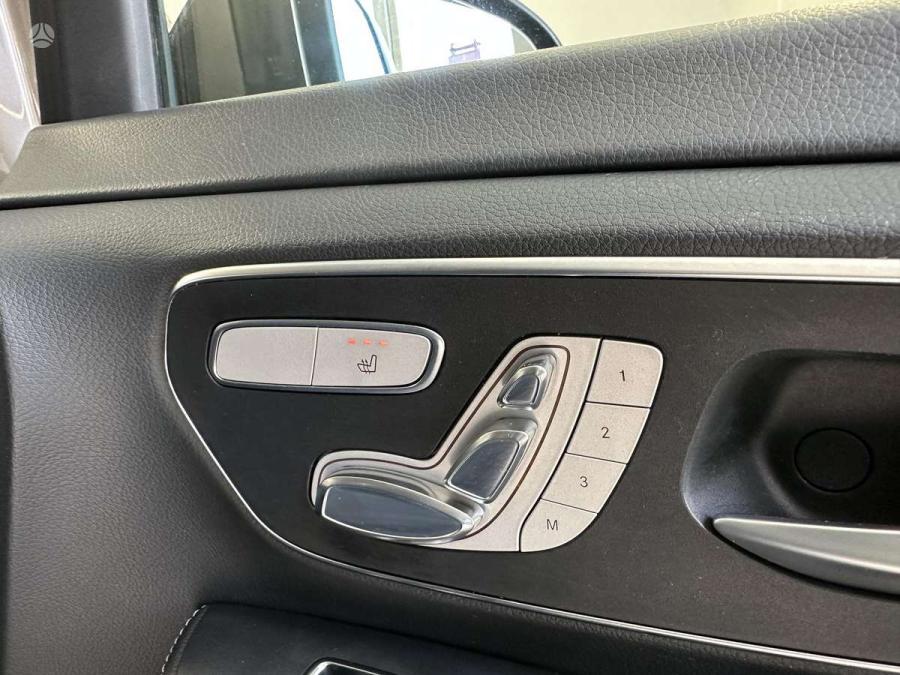 Brown Mercedes-Benz V 250 2014 in Marijampole, with an engine capacity of 2.14 L and mileage of 261 thousand km for 26700 €, photo 25 on AUTOMOTO.COM.LV