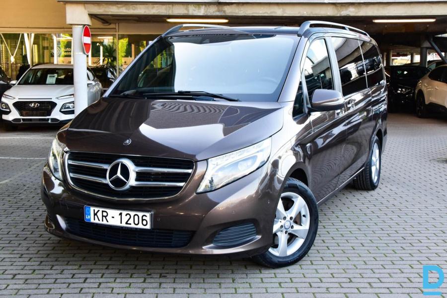 Brown Mercedes-Benz V 250 2017 in Riga, with an engine capacity of 2.20 L and mileage of 217 thousand km for 28990 €, photo 1 on AUTOMOTO.COM.LV