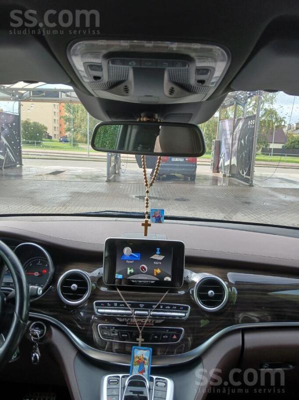 Mercedes-Benz V 250 2017 in Rezekne on AUTOMOTO.COM.LV Brown Mercedes-Benz V 250 2017 in Rezekne, with an engine capacity of 2.20 L and mileage of 325 thousand km for 22500 €, photo 10 on AUTOMOTO.COM.LV