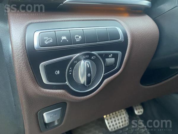 Brown Mercedes-Benz V 250 2018 in Riga, with an engine capacity of 2.20 L and mileage of 110 thousand km for 45000 €, photo 10 on AUTOMOTO.COM.LV