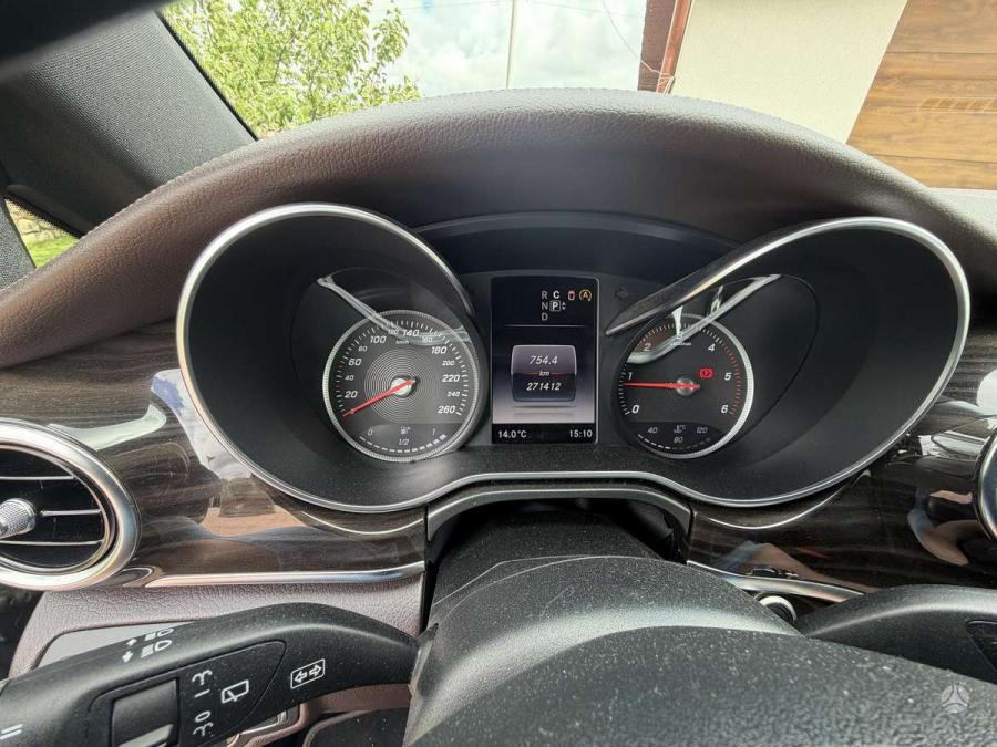 Brūns Mercedes-Benz V 250 2015 Palanga, ar dzinēja tilpumu 2.14 L un nobraukumu 275 tūkst. km par 28900 €, foto 8 vietnē AUTOMOTO.COM.LV