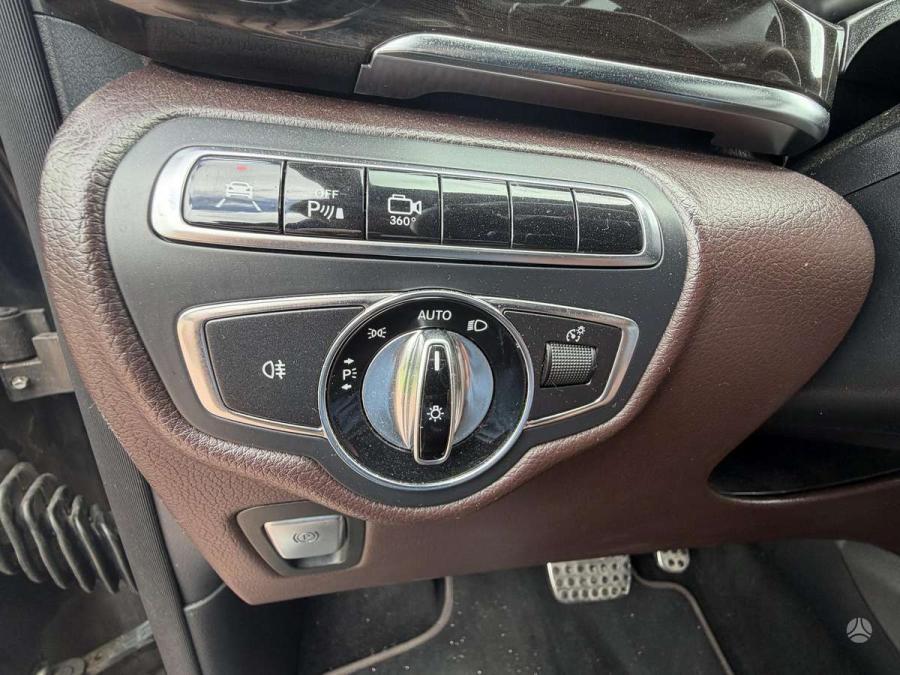 Brūns Mercedes-Benz V 250 2015 Palanga, ar dzinēja tilpumu 2.14 L un nobraukumu 275 tūkst. km par 28900 €, foto 10 vietnē AUTOMOTO.COM.LV